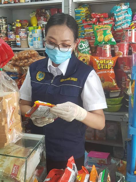 Сургуулийн орчимд хугацаа дууссан бүтээгдэхүүн борлуулсан зөрчил илэрчээ