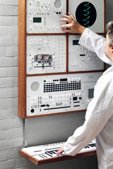 Wallsynth Love HultÉn