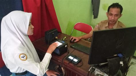 Umur Tahun Belum Rekam E KTP Data Kependudukan Miliknya Akan Dinonaktifkan Media Jatim