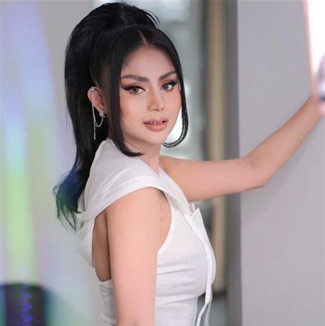 អ្នកចេះចិនជួយបកប្រែផង អស់ពីច្រៀងថៃ អាណា រ៉ូស ច្រៀងចិនស្ដាប់ឮតែ មានវីដេអូ Khmerload