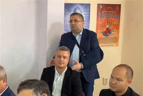 Оперирали лакътя на Николай Нанков ходи с фиксатор за ръка