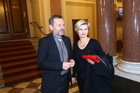 Galerie Ťukněte Si S Celebritou Herec Miroslav Krobot Slaví 65 Foto 1 Ahaonline Cz