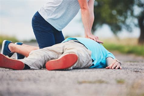 BLS VS CPR What S The Difference Difference Camp