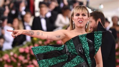 Miley Cyrus Fan Groped And Tried To Kiss Her In Spain Socialite Life