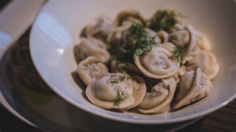 ЯК ВАРИТИ ПЕЛЬМЕНІ В КАСТРУЛІ МУЛЬТИВАРЦІ ТА МІКРОХВИЛЬОВЦІ Pidkazka