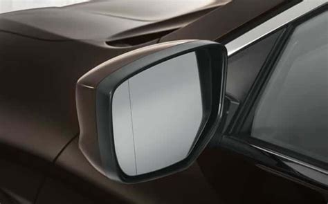 The Extended Side View Mirror Makes Safe Driving More Affordable