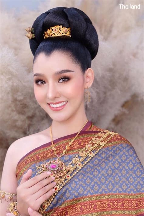 Beautiful Large Bun Thai Hairstyle Thailand 🇹🇭 ชุด ทรงผมไทย แต