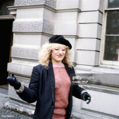 Nancy Spungen Style Sid And Nancy — Daily Journal Autre Magazine