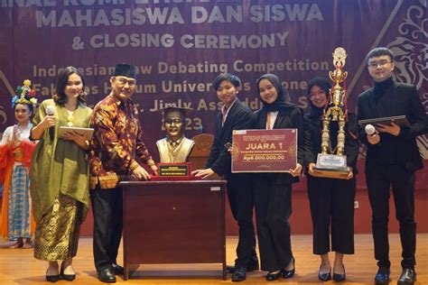 Speciality Fh Ugm Raih Piala Prof Dr Jimly Asshiddiqie Sh Dalam