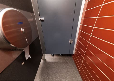 The Cruising Addicts Every Day Men Meet In Public Toilets By