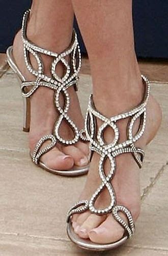 Rebecca Romijn Shoes Glamorous Silver Sandals For Cocktails Chic