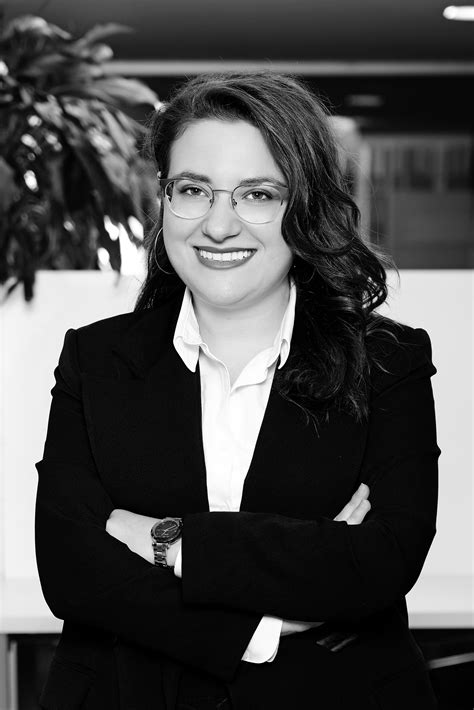 Av Beyza Hazar Baic Hukuk Bürosu Dava İcra Şirket Hukukunda