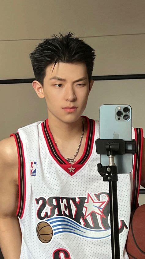 Xiao Wang 小汪 ผม ทรงผมผู้ชาย ทรงผมยาว