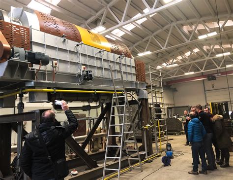 Podjetjem Pomagamo K Zeleni Rasti