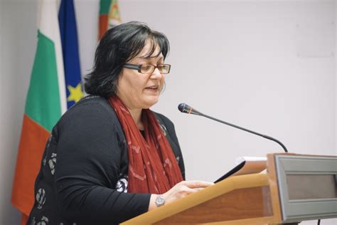 Община Мездра обявява традиционните конкурси за поезия и изобразително изкуство посветени на 8 март