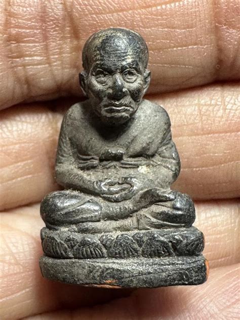 หลวงพ่อทวด วัดสะบ้าย้อย จ สงขลา รุ่นเครื่องบินตกเซินเจิ้น อาจารย์นองวัดทรายขาว ปลุกเสก Ennxo