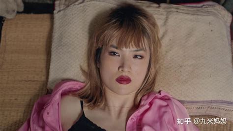 笑不活了！姚安娜 吃鸡式”演技引网友热议，网友评论句句到位 知乎