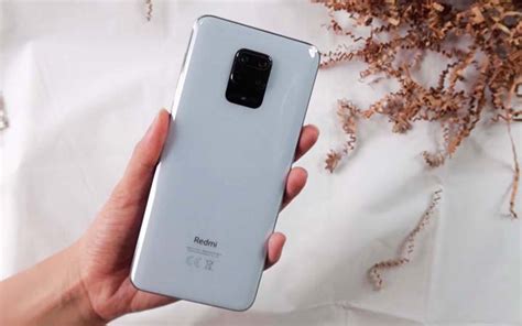 It Highlights That Rectangular Camera Module At The Back With A Square Bump To House Its