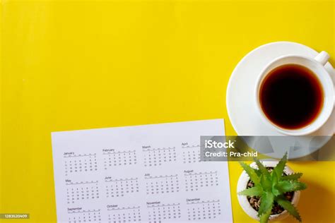 플래너와 주최자가 매일 약속을 계획하고 미리 알림하는 캘린더 회의 의제 일정 시간표 및 작업 관리 집에서 일하기 캘린더 미리