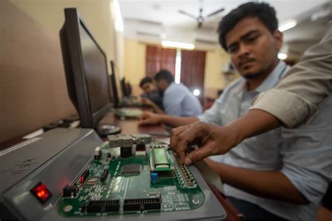 32 Bit RISC V Based Microcontroller In 180nm CMOS Technology For Low Power IoT Applications SIT