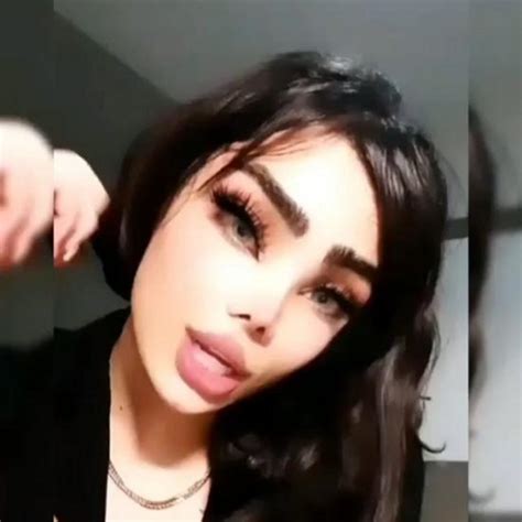 رها پیت کیست؟ بیوگرافی و لایوهای جدید رها ترنس ایرانی