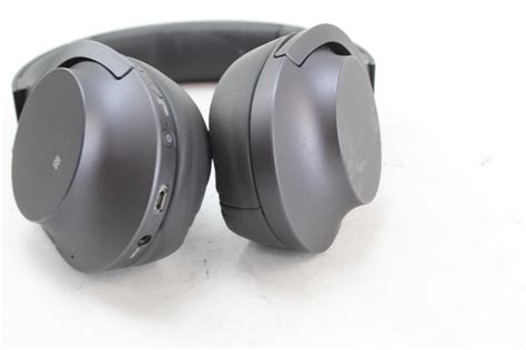 Sony Hi Res Nosie Cancelling Headphones Property Room