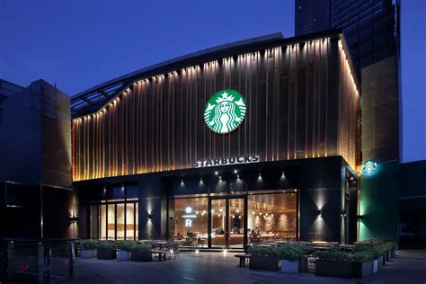 百尺标头，更进一步——星巴克臻选店惊艳亮相海岸城