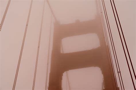 골든 게이트 때 겨울 샌 프란 시스 코 캘리포니아 미국에에서 안개와 일몰 강철에 대한 스톡 사진 및 기타 이미지 강철 건축 건축물 Istock