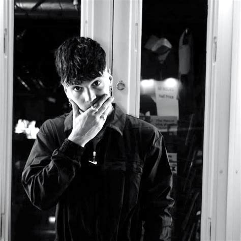 Ren Uk Violets Tale Lyrics