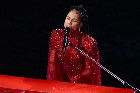 Alicia Keys Scorches In Head To Toe Red During Halftime Appearance With