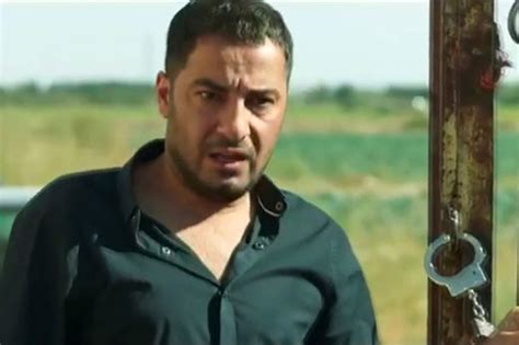 عکسی از صحنه سانسور شده متری شیش و نیم با حضور نوید محمدزاده