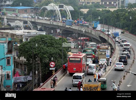The Road To Gulistan End The Mayor Hanif Flyover Has Become A Living Nightmare For Those Who