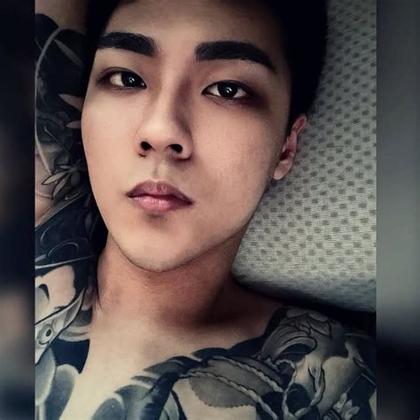 曾小欽 C 28 • Threads Say More