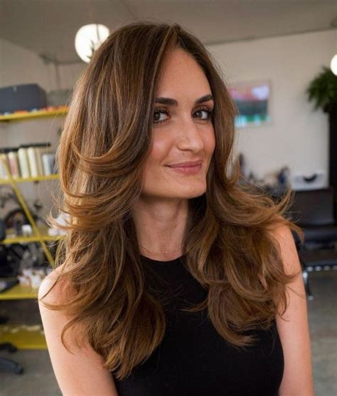 30 Feathered Hair Ideas For A Stylish Look