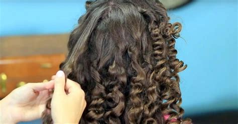 Create Perfect Curls In Your Hair With This No Heat Method