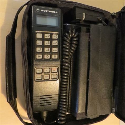 Vintage Motorola Cell Phone Model 13241ad Bag Battery Antenna Mobile