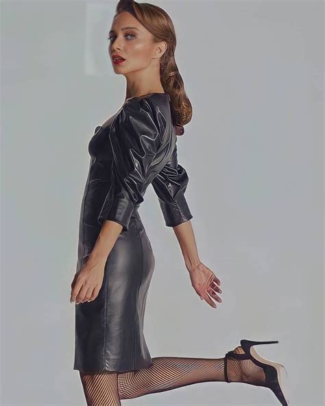 Damla Sönmez r TurkishCeleb