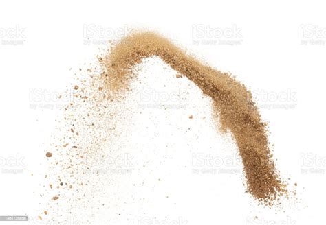 큰 크기의 모래 비행 폭발 황금 곡물 모래 파도가 폭발합니다 추상 구름 비행 노란 색 모래 튀김이 공중에 던져집니다 흰색 배경 격리된 고속 셔터 정지 정지 모션 던지기 건축