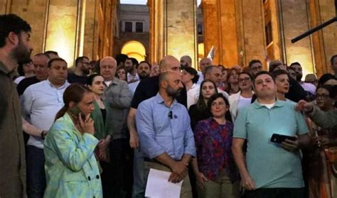 შიდა ფრონტი ოპოზიცია ოპოზიციის წინააღმდეგ