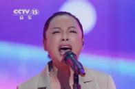 黄绮珊以激昂嗓音唱响《灯塔》，旋律中尽显希望之光与不屈的意志 腾讯新闻