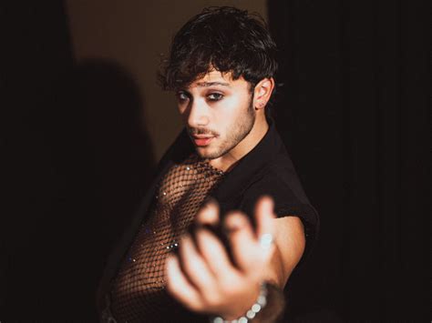 Simón Savi Presenta Su Nuevo Sencillo