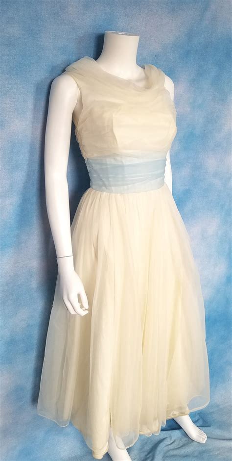 1960s Inspired Prom Dresses