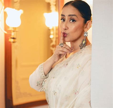 Manisha Koirala Says She Dated The Wrong Men Telugu Cinema