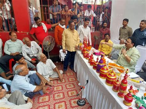 7 Point Memorandum Handed Over To Minister Ravindra Jaiswal Appeal For Early Disposal वाराणसी