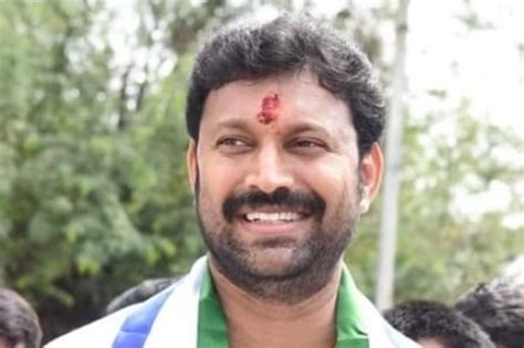 avinash reddy appears before cbi court in vivekananda reddy s murder case