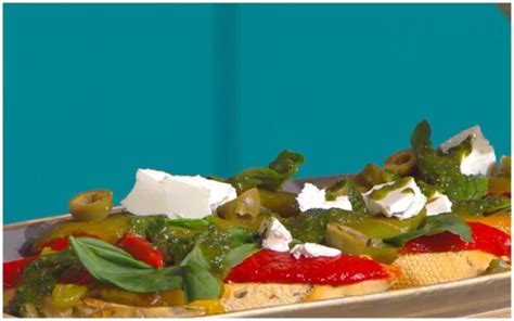 Відепер їмо вдома як у ресторані брускетти з печеним перцем та фетою Читайте на Ukr Net