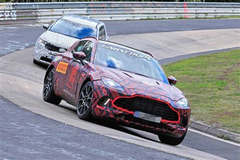 Кроссовер Aston Martin Dbx нашел в России 30 покупателей еще до премьеры