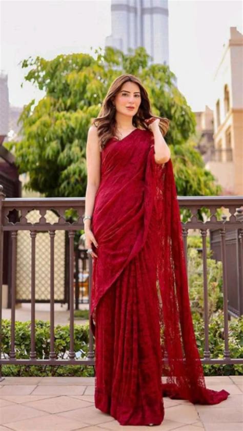 Beautiful And Simple Red Saree