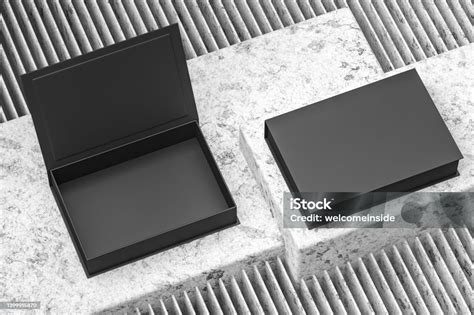 하드 하드 하드 마그넷 커버가있는 검은 빈 하드 판지 직사각형 책 상자 브랜딩 프리젠 테이션을위한 돌 기하학적 플레이트 템플릿에 모형 3d 렌더링 상자에 대한 스톡 사진 및