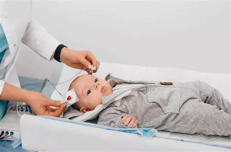 تست شنوایی نوزاد در خانه مرکز مهر درمان